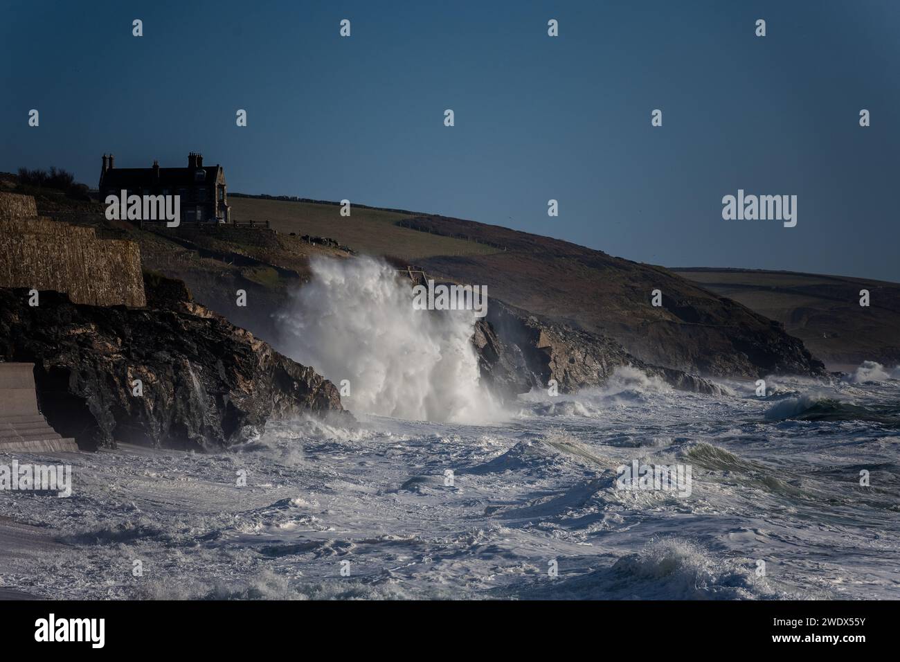 Porthleven, Cornwall, UK. 22 January, 2024. Big waves hitting the ...