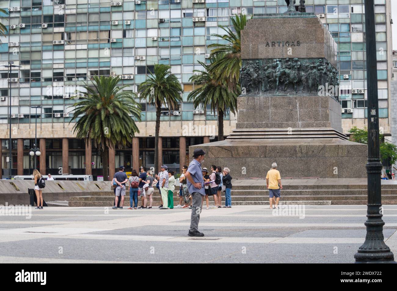 MONTEVIDEO, URUGUAY - Dezember 29, 2023: Monument to José Artigas ...