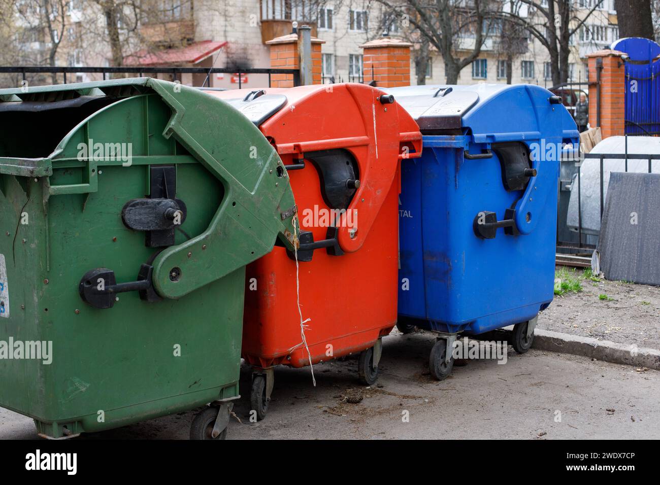 Historical trash cans hi-res stock photography and images - Alamy
