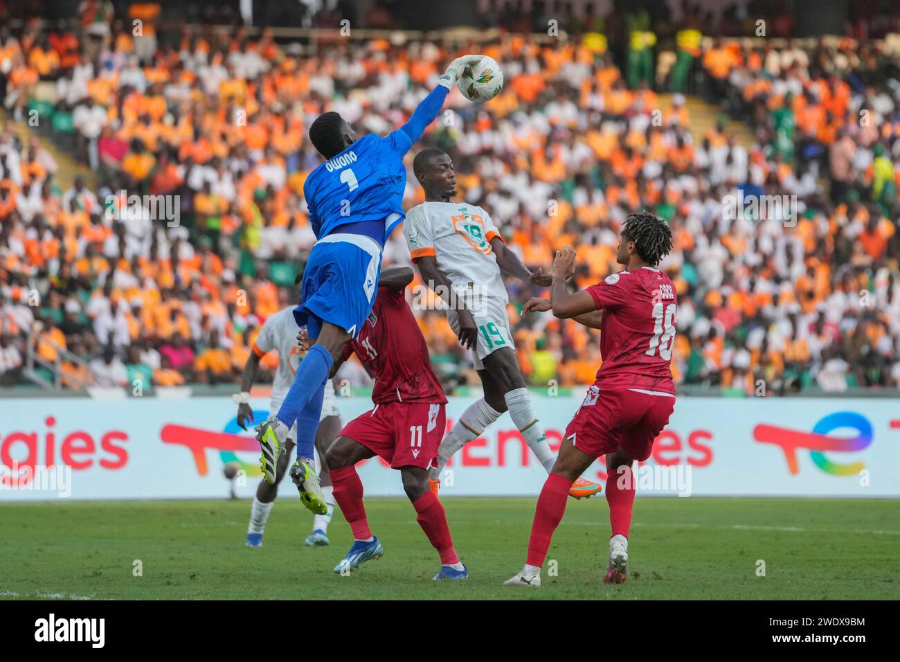 Equatorial Guinea's goalkeeper Jesus Owono, left, tries to stop the ...