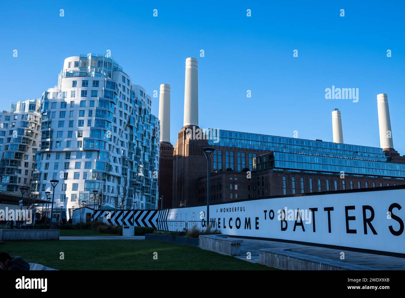 Battersea Power Station and Prospect Place residential apartments ...