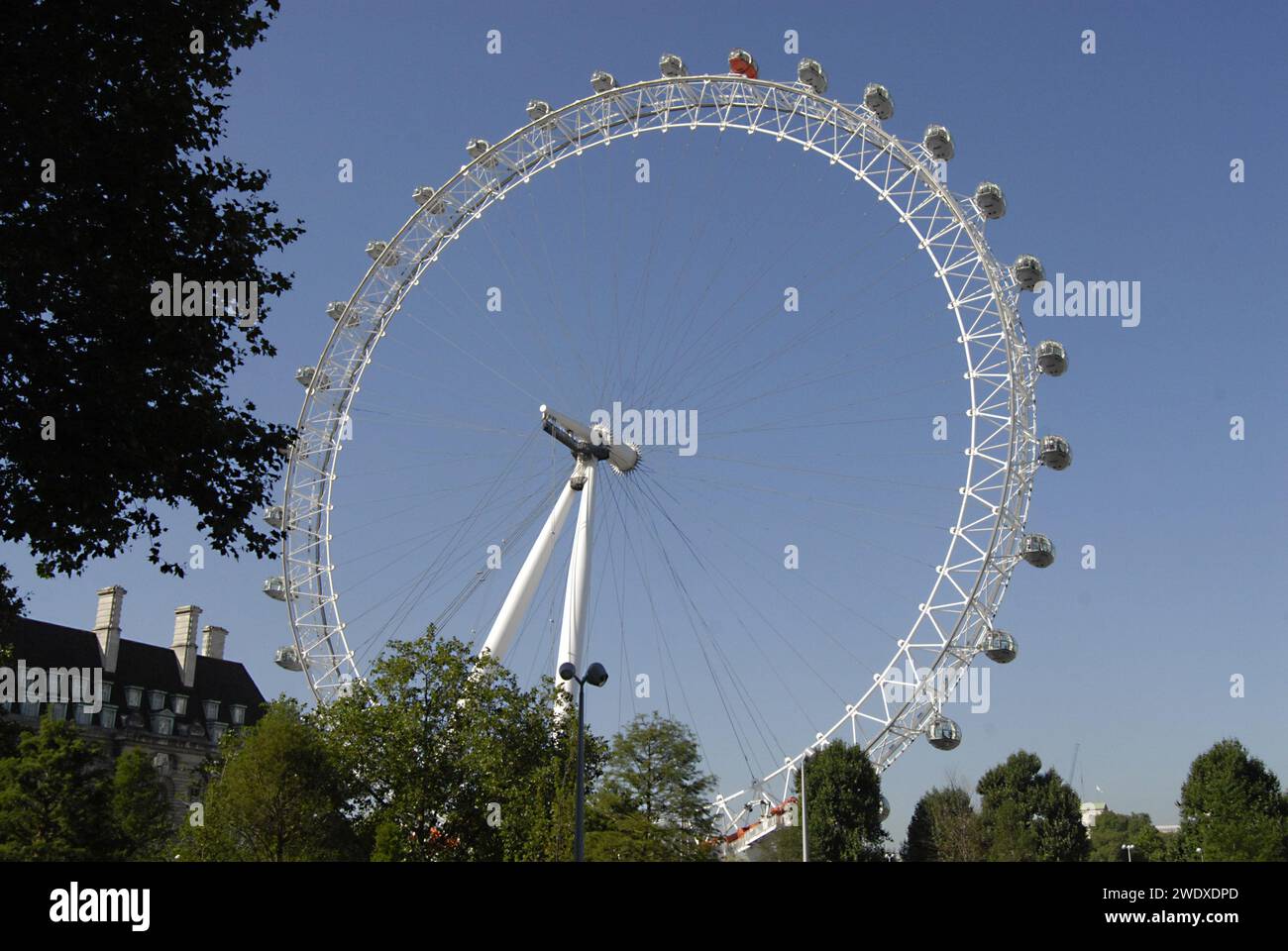 LONDON/ ENGLAND /UK Travelers and tourists at London Eye 7 Sept.2012 ...