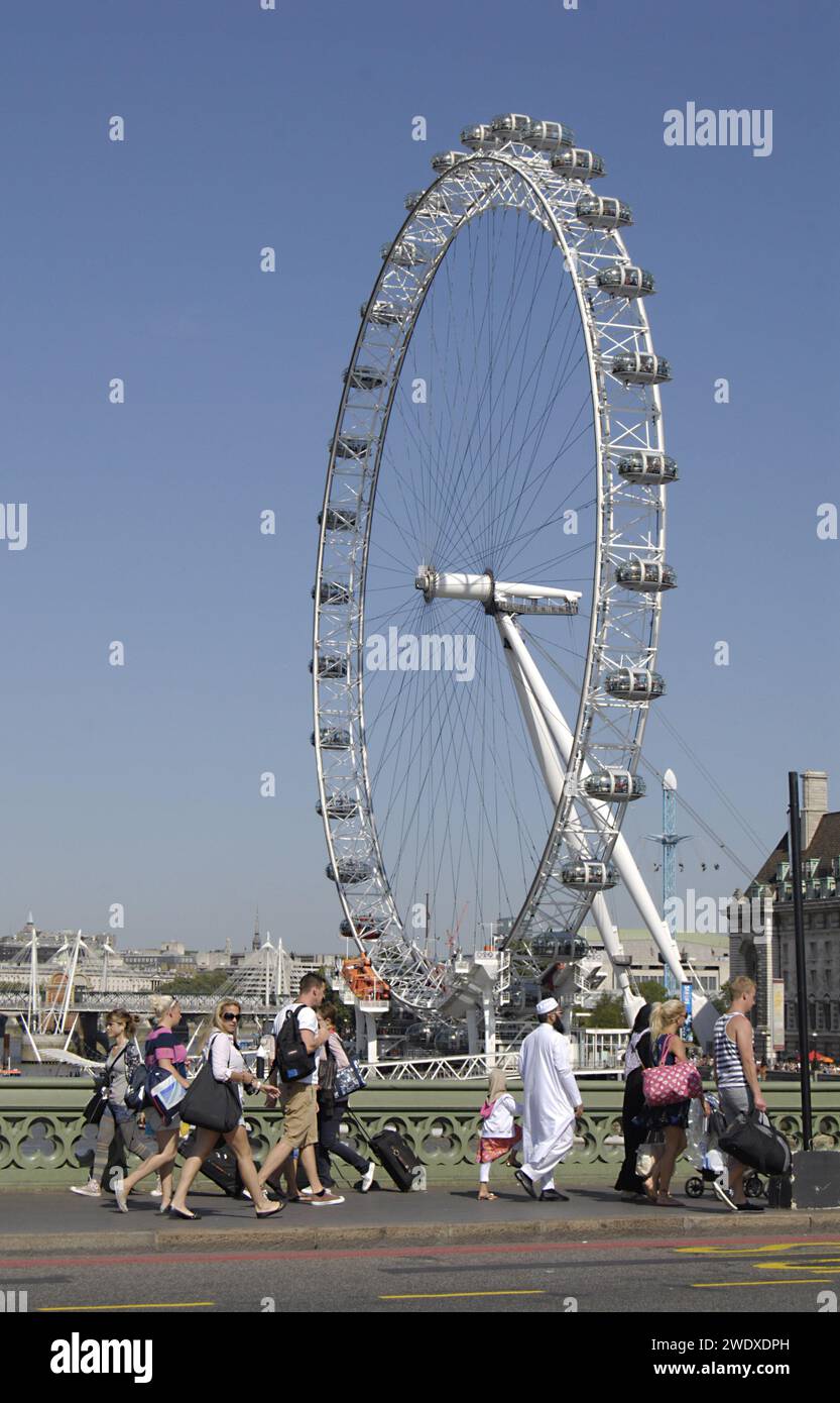 LONDON/ ENGLAND /UK Travelers and tourists at London Eye 7 Sept.2012 ...