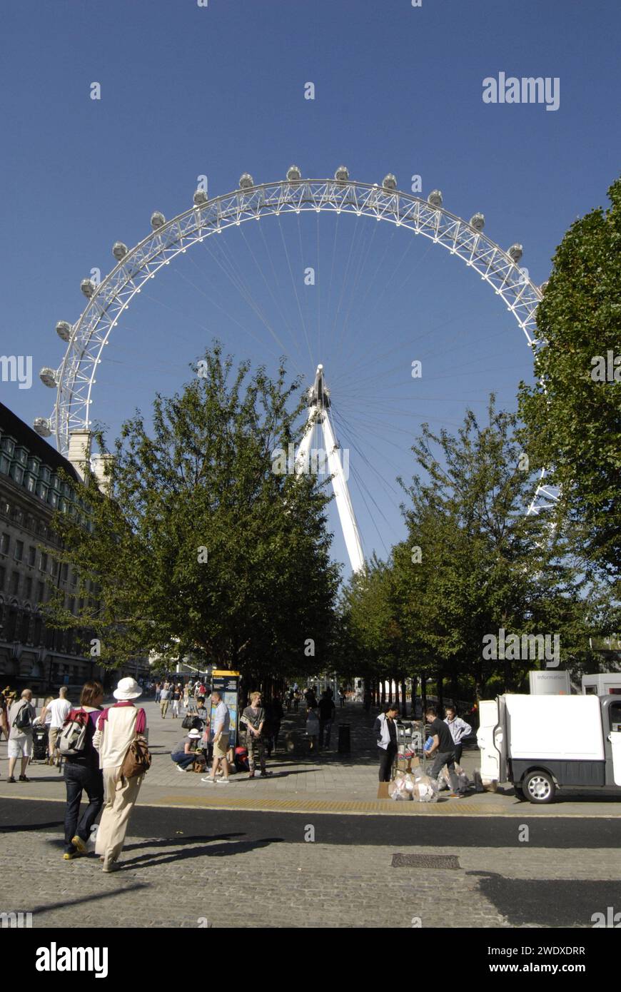 LONDON/ ENGLAND /UK Travelers and tourists at London Eye 7 Sept.2012 ...