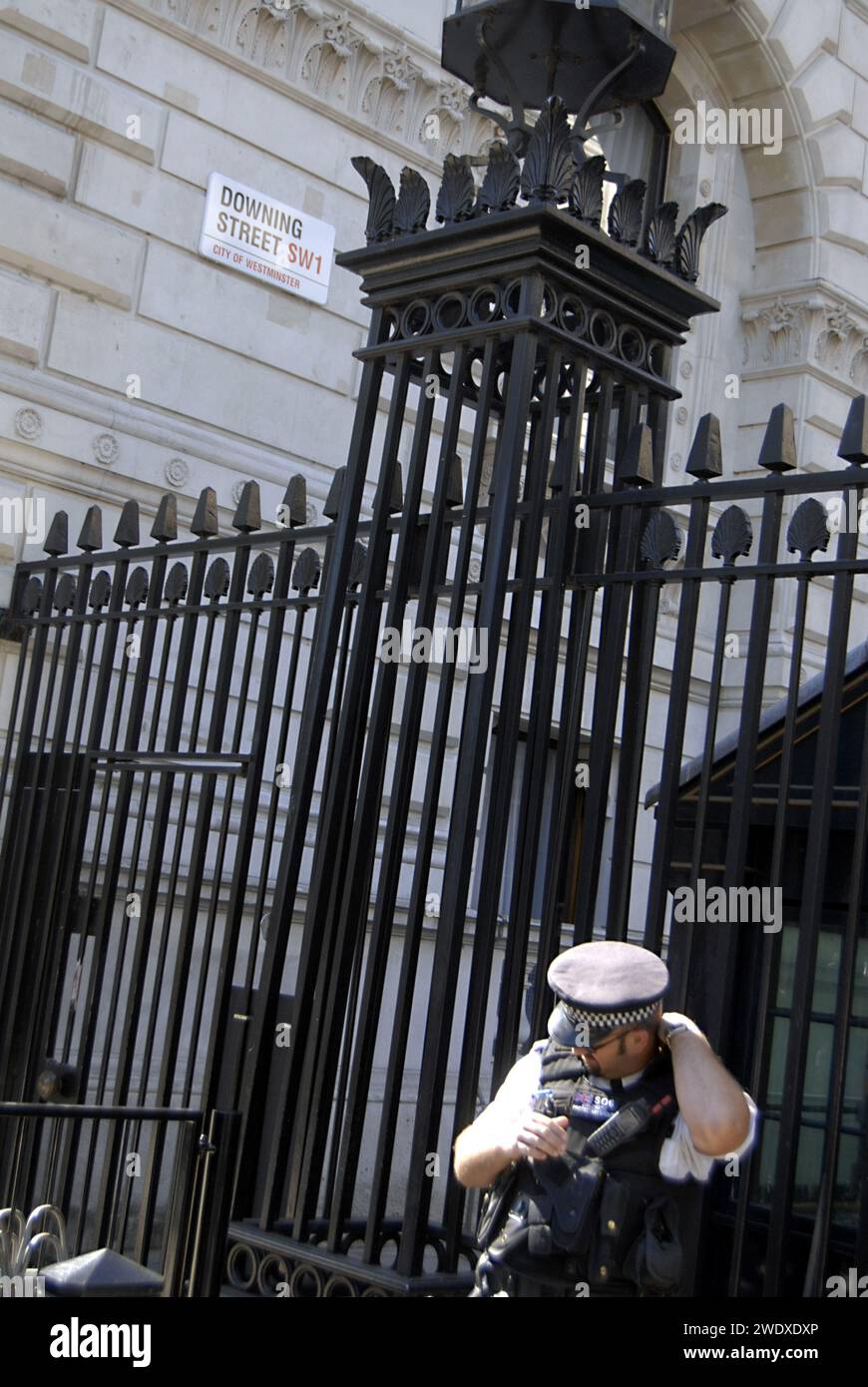 LONDON/ ENGLAND /UK British police on duty guarding prime british prime ...