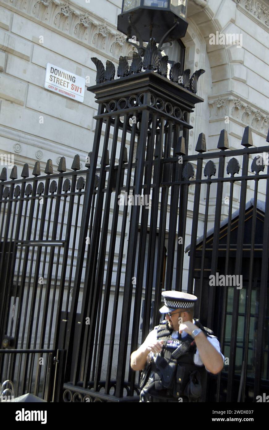 LONDON/ ENGLAND /UK British police on duty guarding prime british prime ...