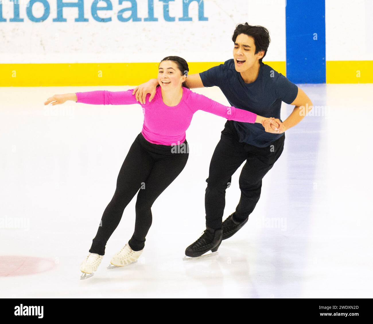 Pairs figure skating practice hi-res stock photography and images - Alamy