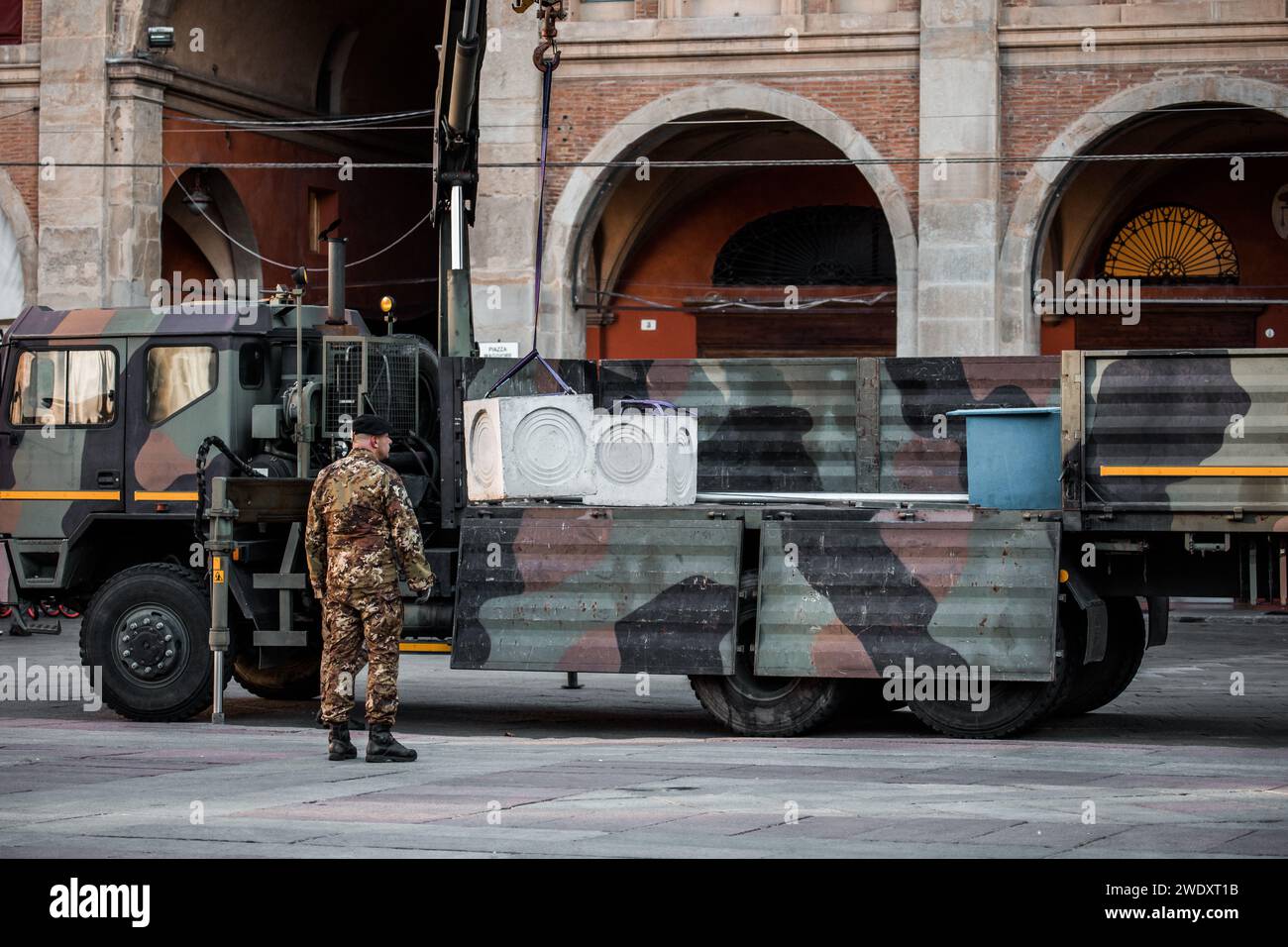 Military engineering vehicles hi-res stock photography and images - Alamy