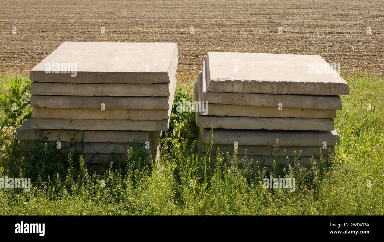 Two concrete slabs hi-res stock photography and images - Alamy