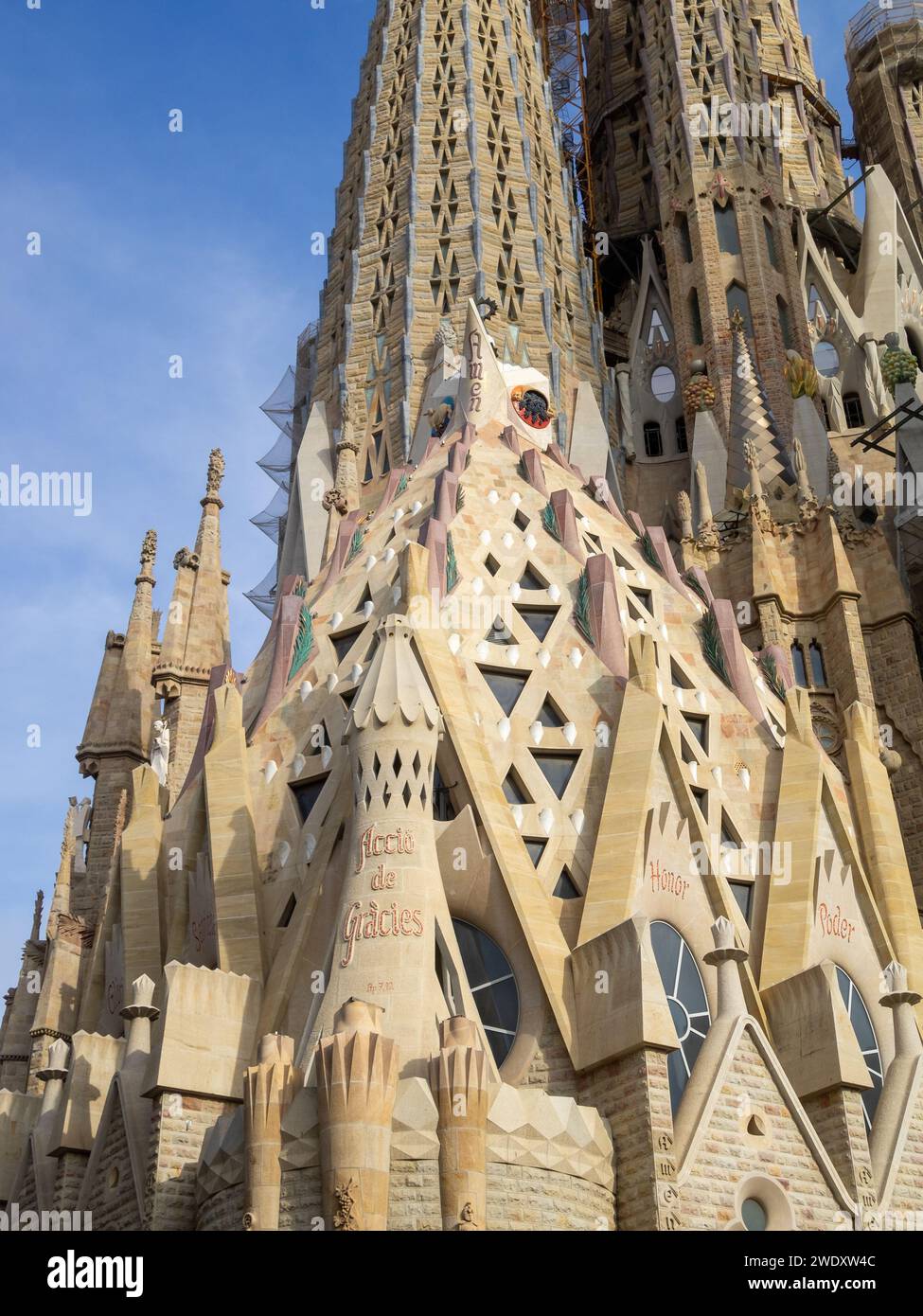 Sacristy dome exterior, Sagrada Famalia, Barcelona Stock Photo - Alamy