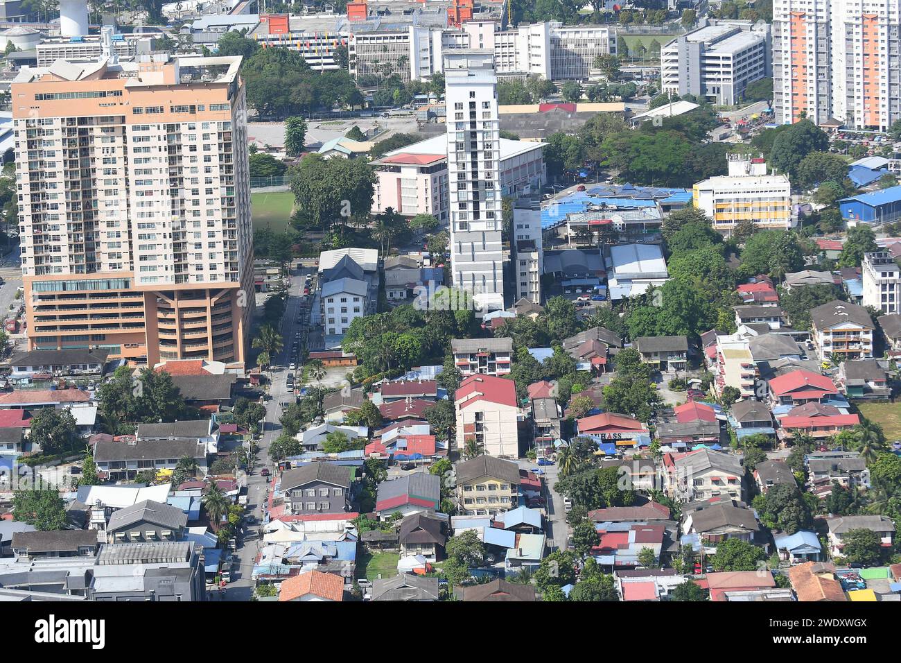 Urban landscape featuring skyscrapers hi-res stock photography and ...