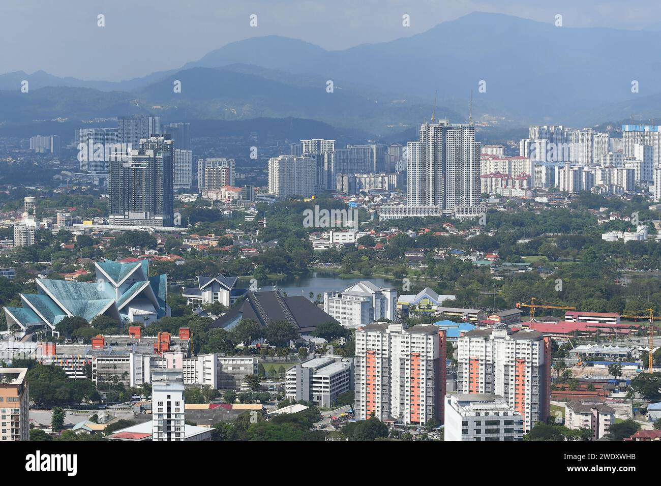 Sprawling urban development hi-res stock photography and images - Alamy