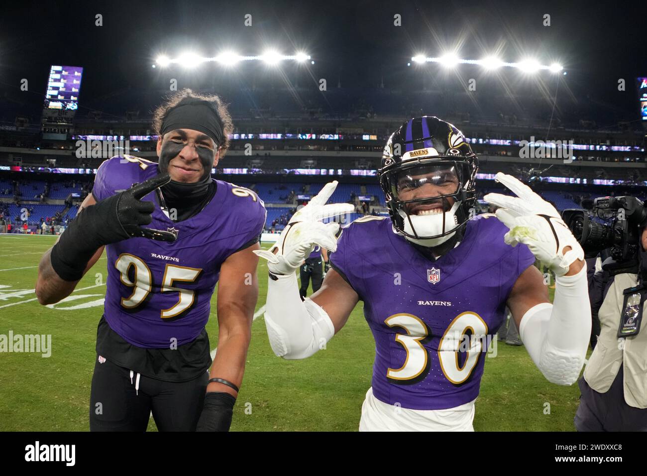 BALTIMORE, MARYLAND, JAN 20: Baltimore Ravens linebacker Tavius ...