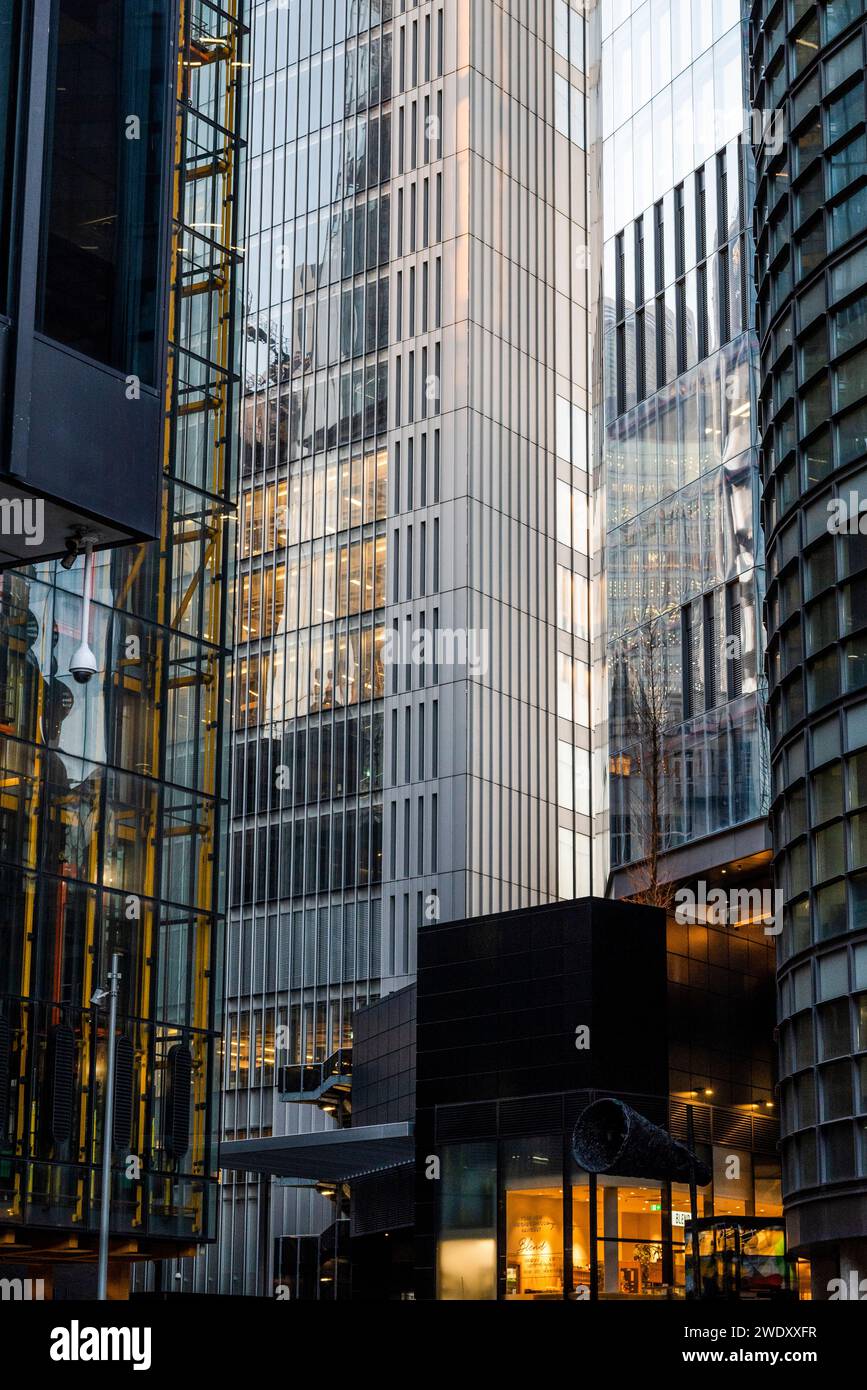London nobody financial centre hi-res stock photography and images - Alamy
