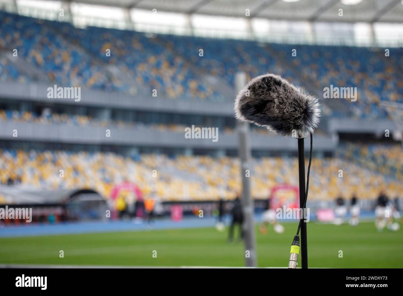 News industry pitch hi-res stock photography and images - Alamy