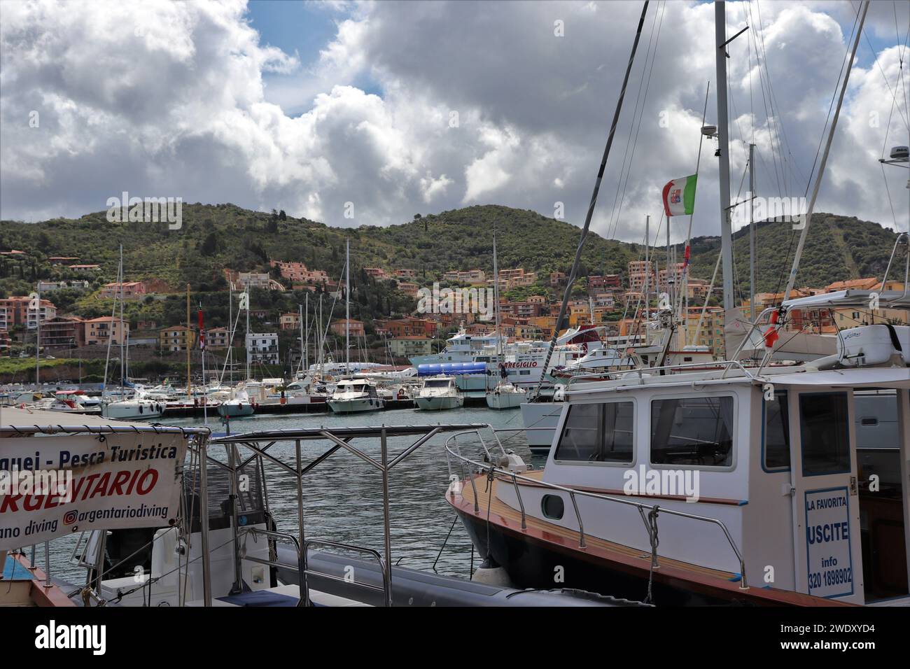 Italian seaside charm scene hi-res stock photography and images - Alamy