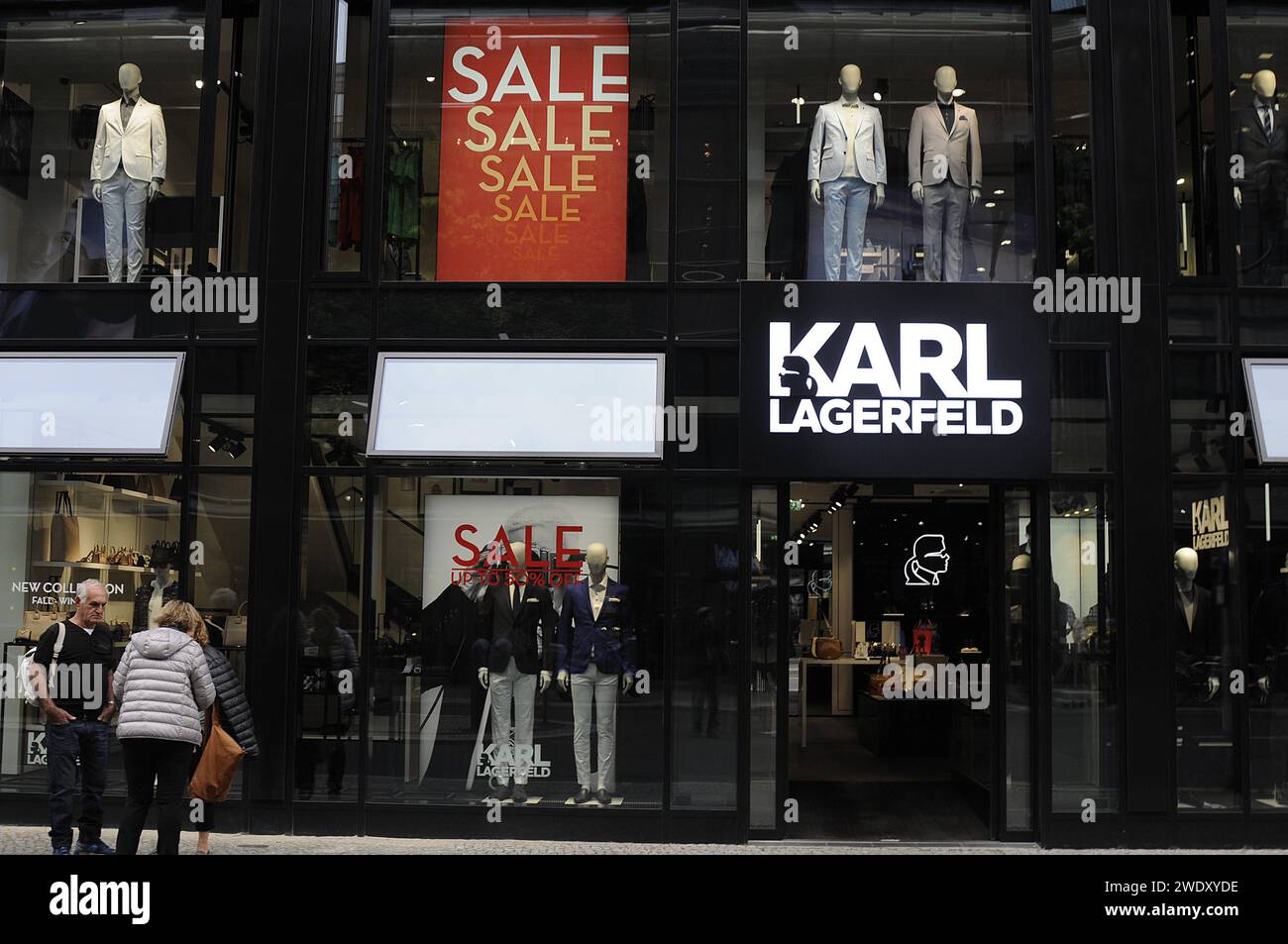 Berlin - Germany 12 August 2016- 50% discount slaer at fashion of king ...