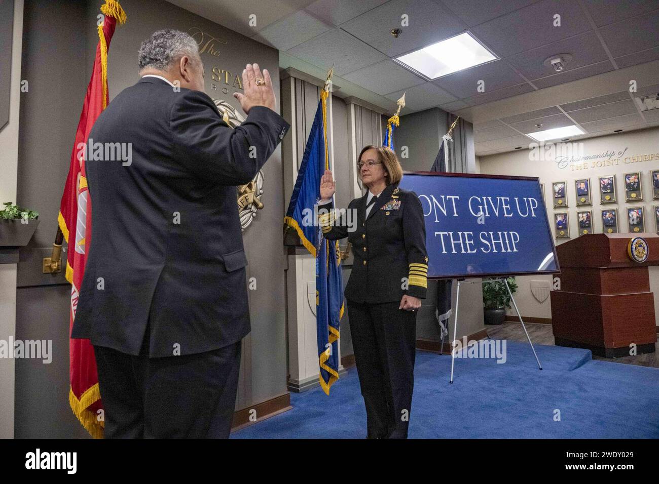 ADM Lisa Franchetti is Sworn in as the 33rd Chief of Naval Operations ...