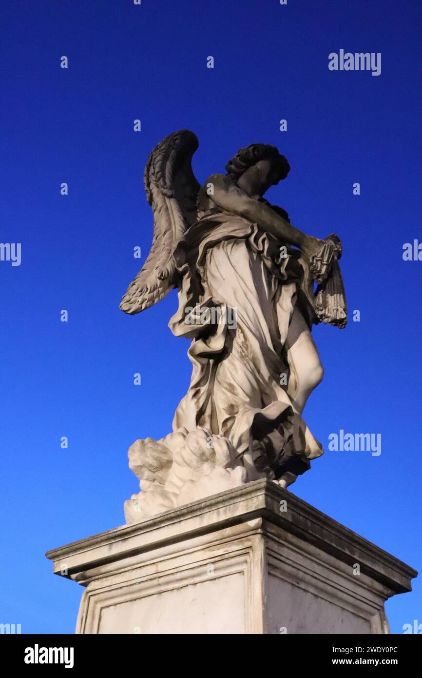 Angel statue twilight silhouette hi-res stock photography and images - Alamy