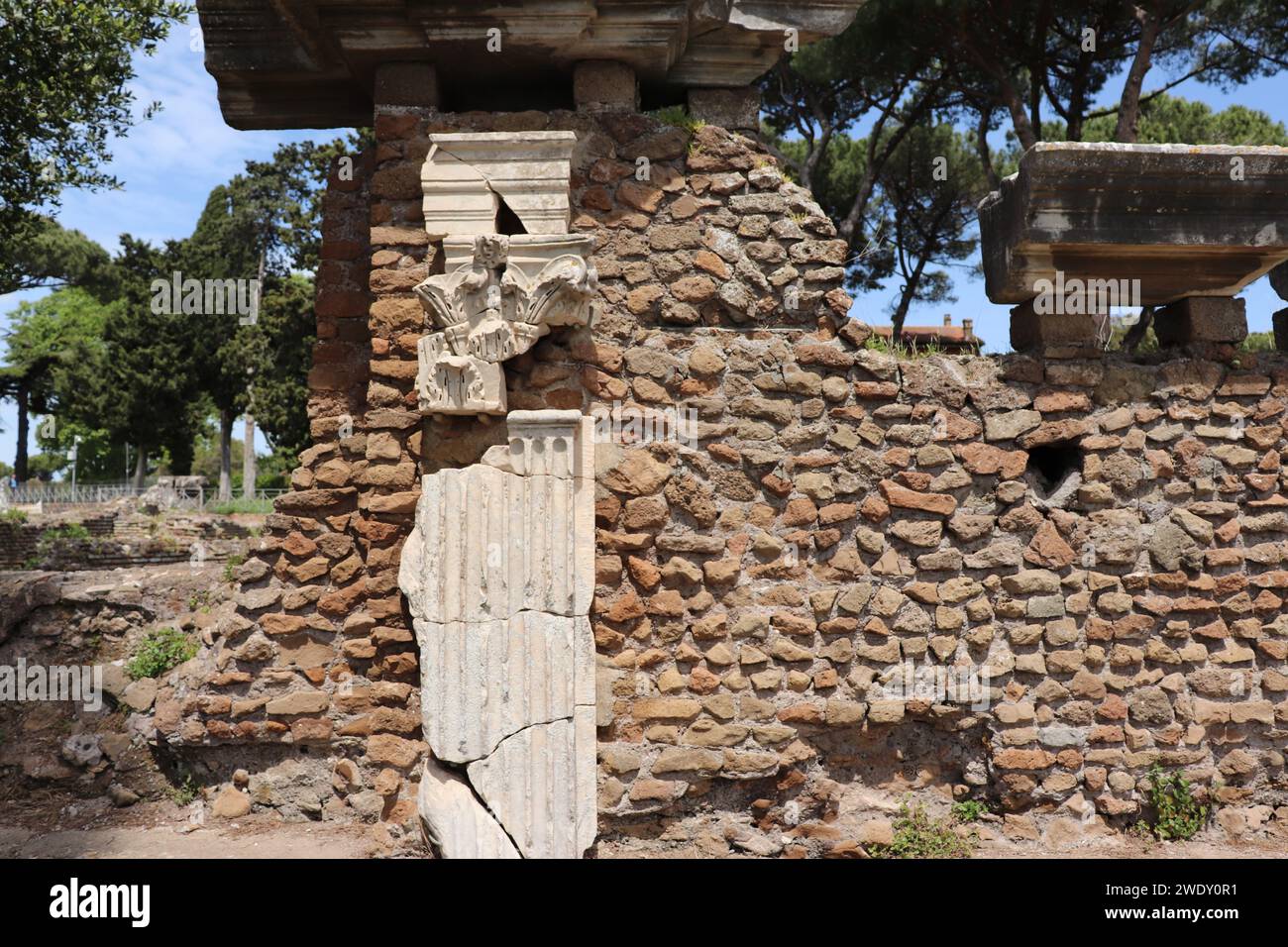 Roman column hi-res stock photography and images - Alamy