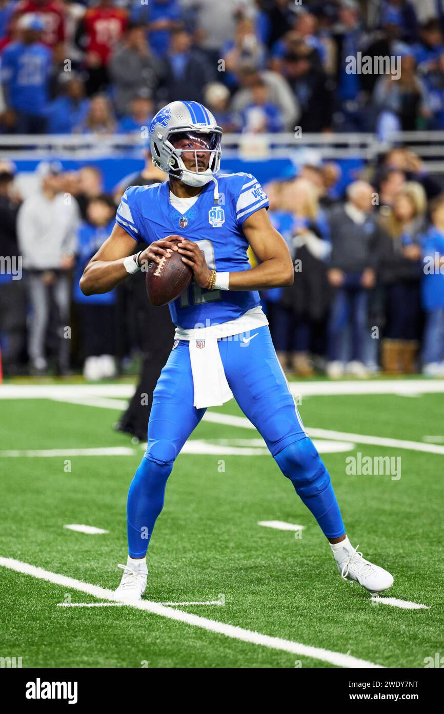 Detroit Lions quarterback Hendon Hooker (12) warms up against the Tampa ...