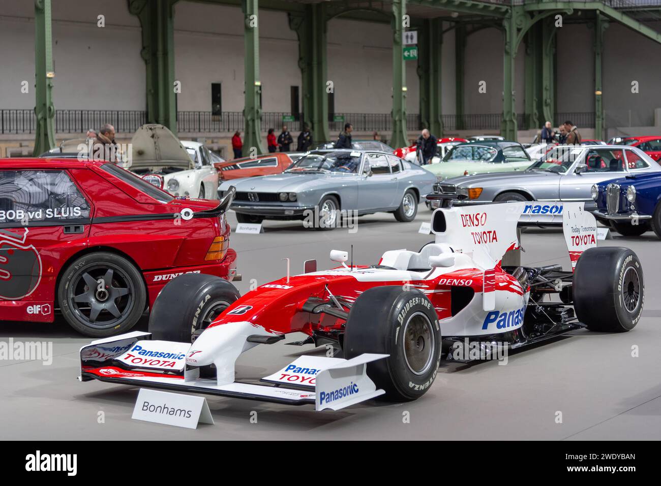 Bonhams 2020 sale at the Grand Palais in Paris. Focus on a white and ...