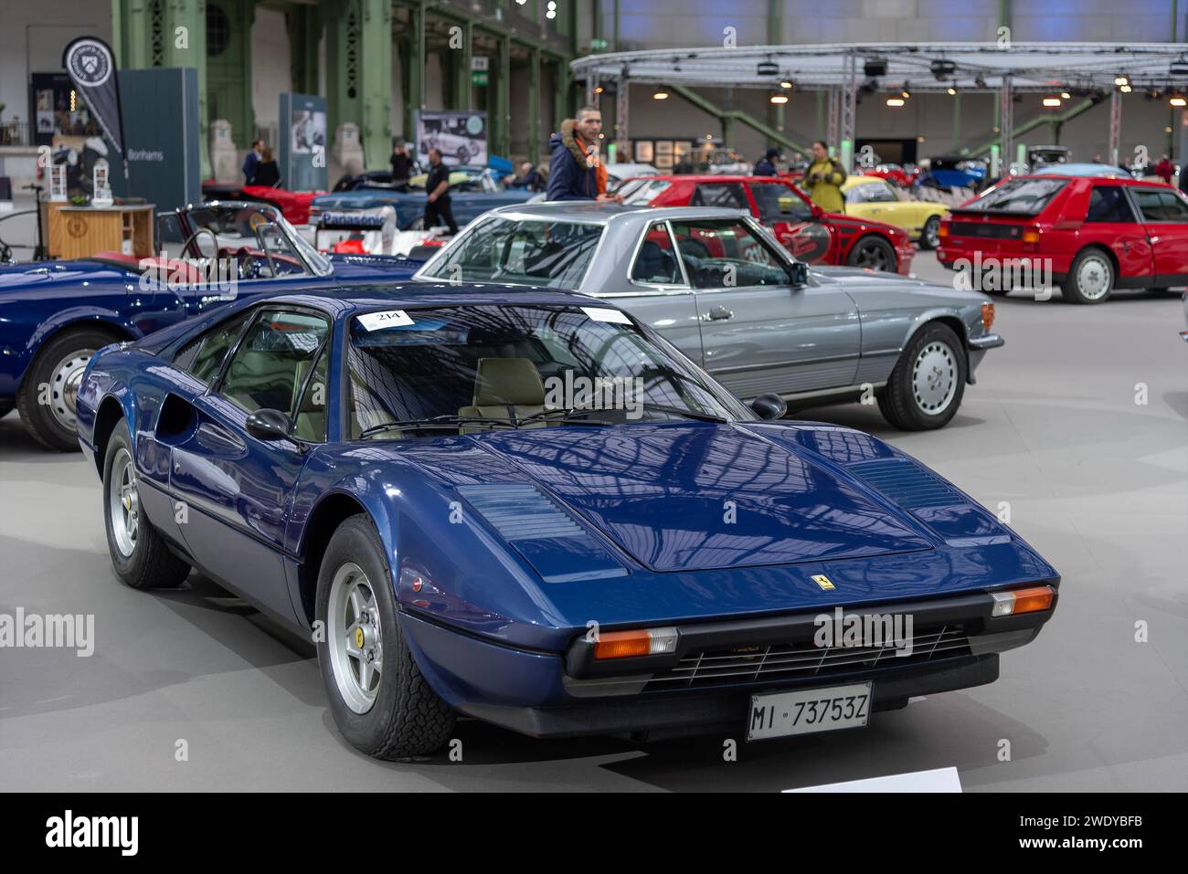 Bonhams 2020 sale at the Grand Palais in Paris. Focus on a Blu Sera ...