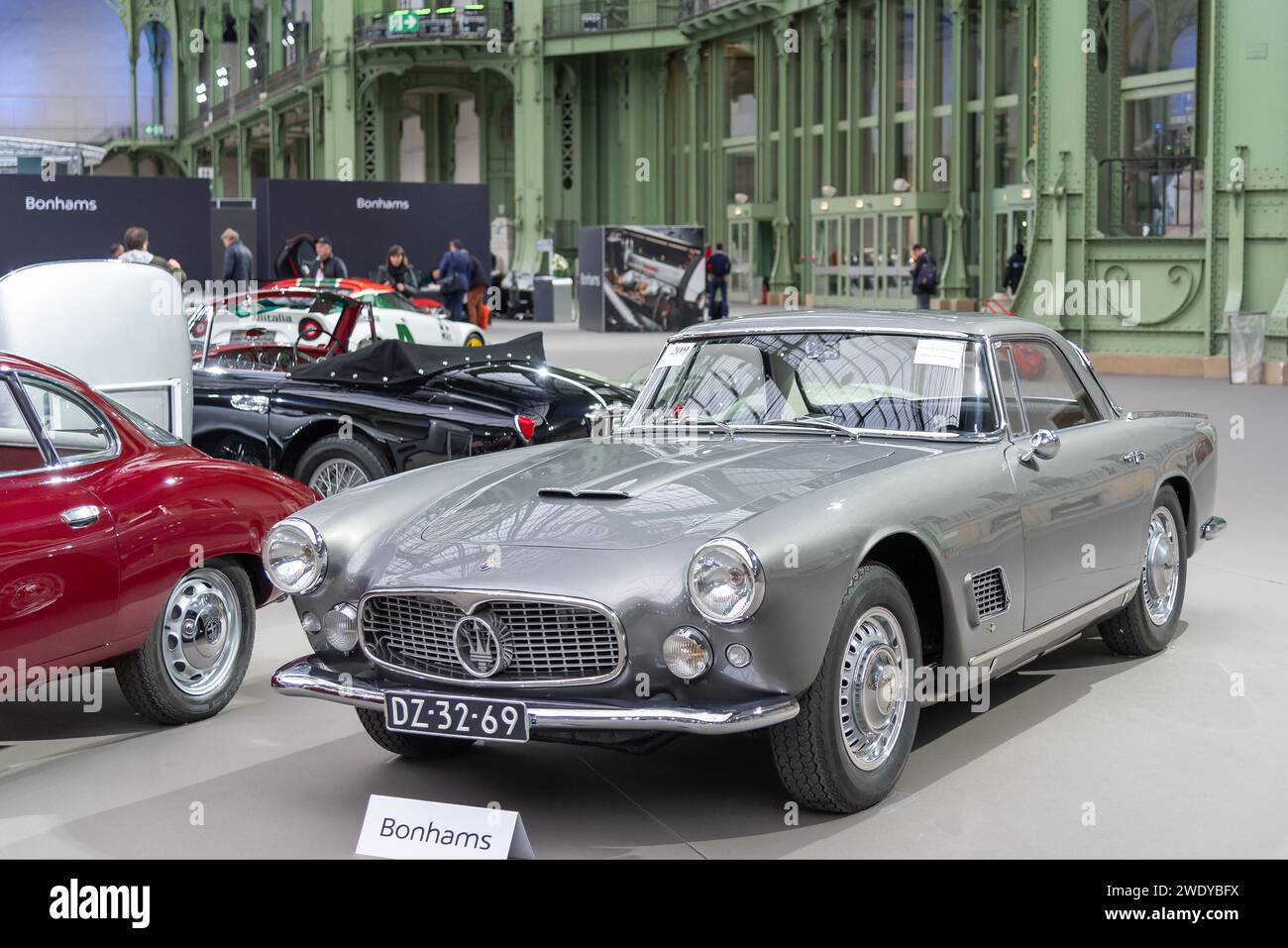 Bonhams 2020 sale at the Grand Palais in Paris. Focus on a grey 1959 ...
