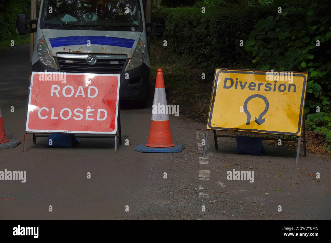 Road closed sign and diversion on a rural road in the UK Stock Photo ...