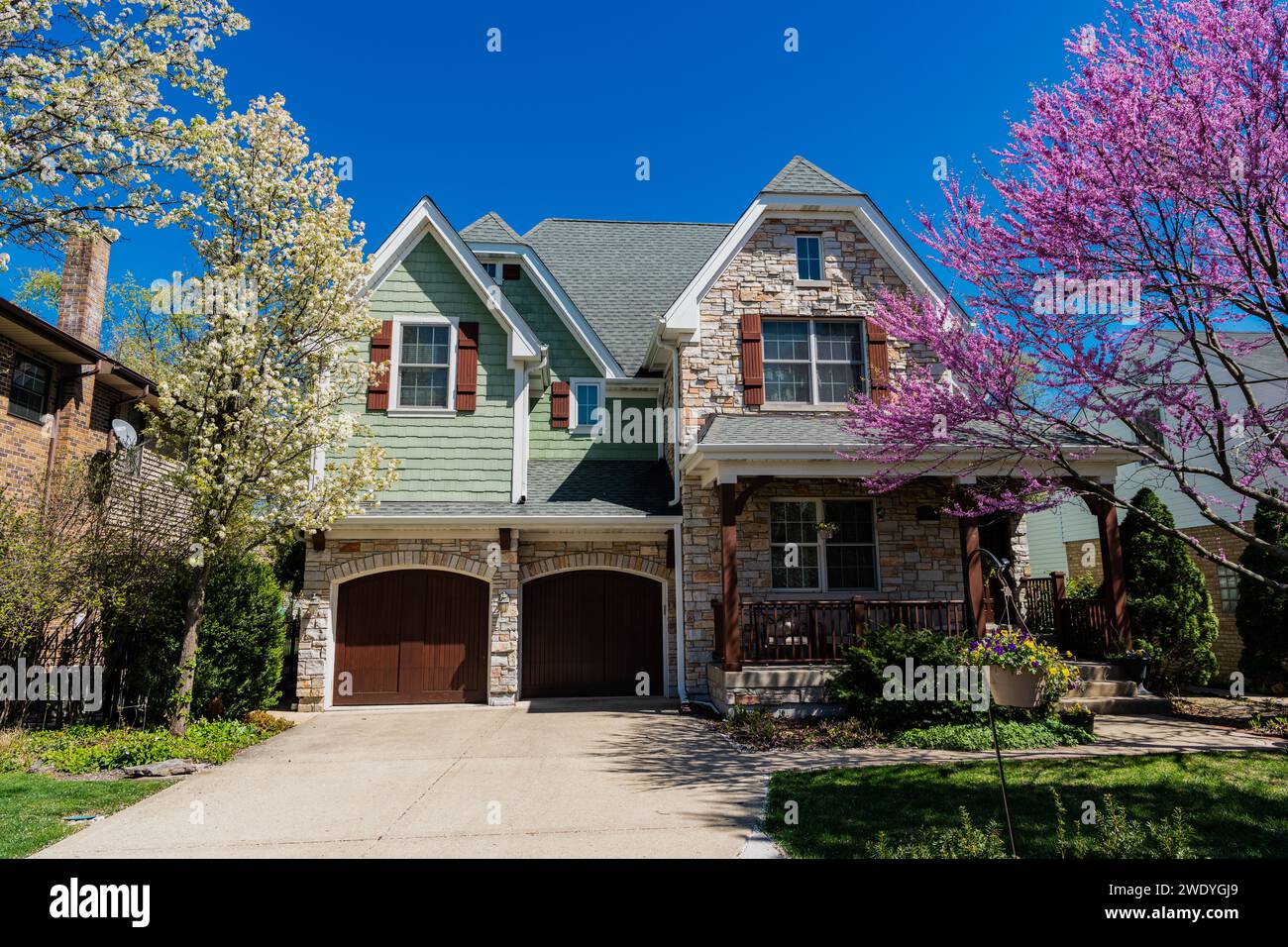 Exterior of a suburban cottage in neighborhood. architectural design ...