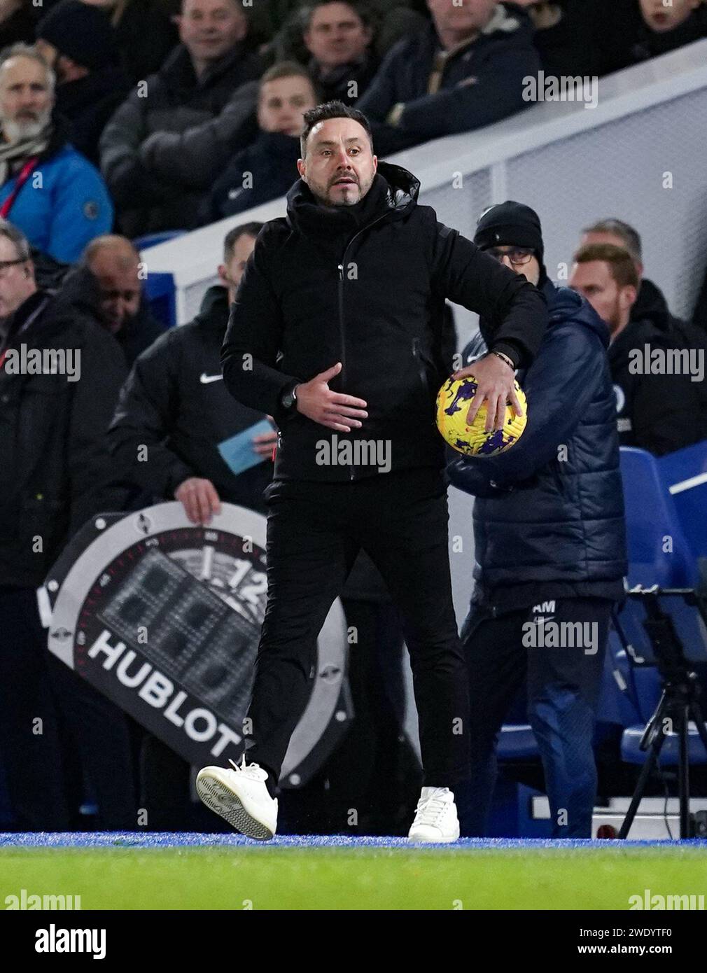 Brighton and Hove Albion manager Roberto De Zerbi during the Premier ...