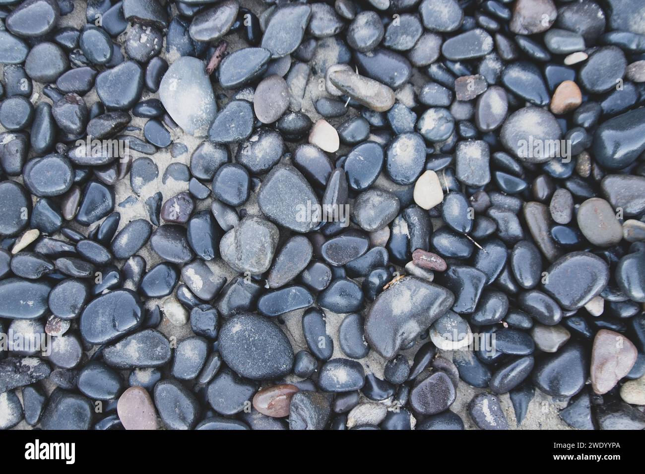 Dark rocks hi-res stock photography and images - Alamy
