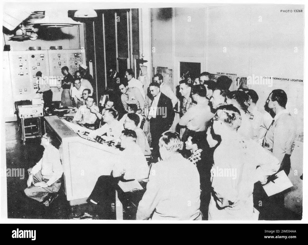 Aircraft Reactor Experiment control room at initial criticality Stock ...