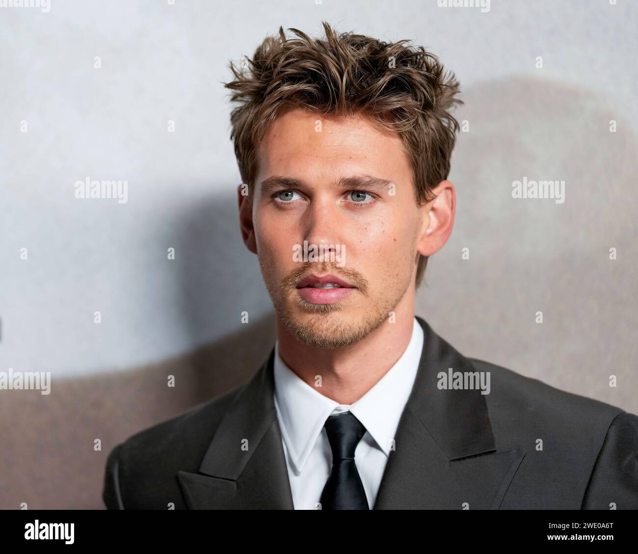 Austin Butler poses for photographers upon arrival at the UK premiere ...