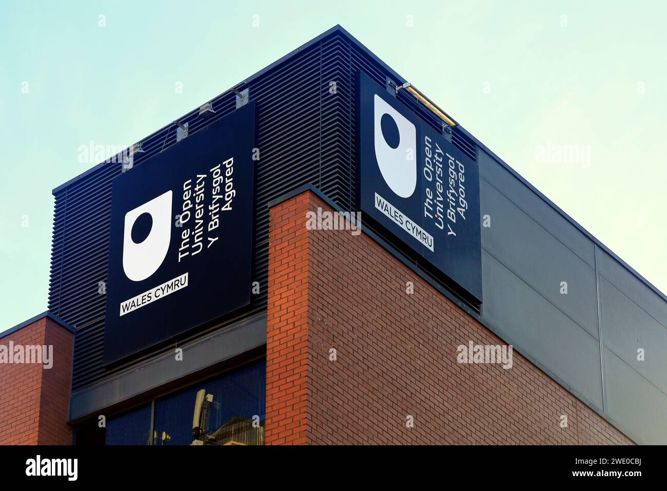 Open university logo hi-res stock photography and images - Alamy