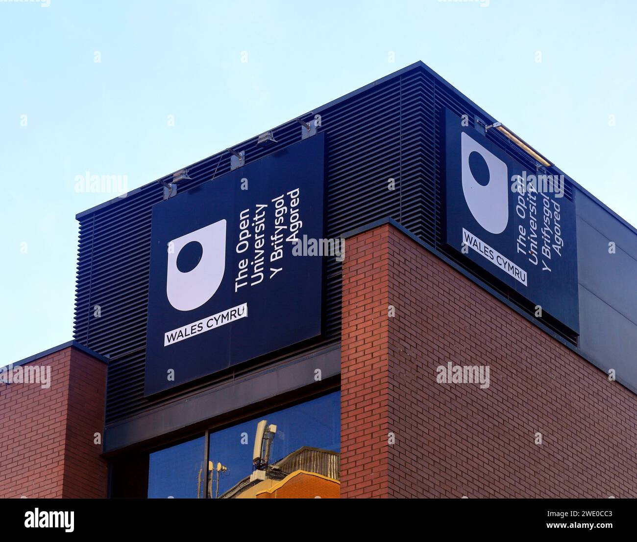 Open university logo hi-res stock photography and images - Alamy