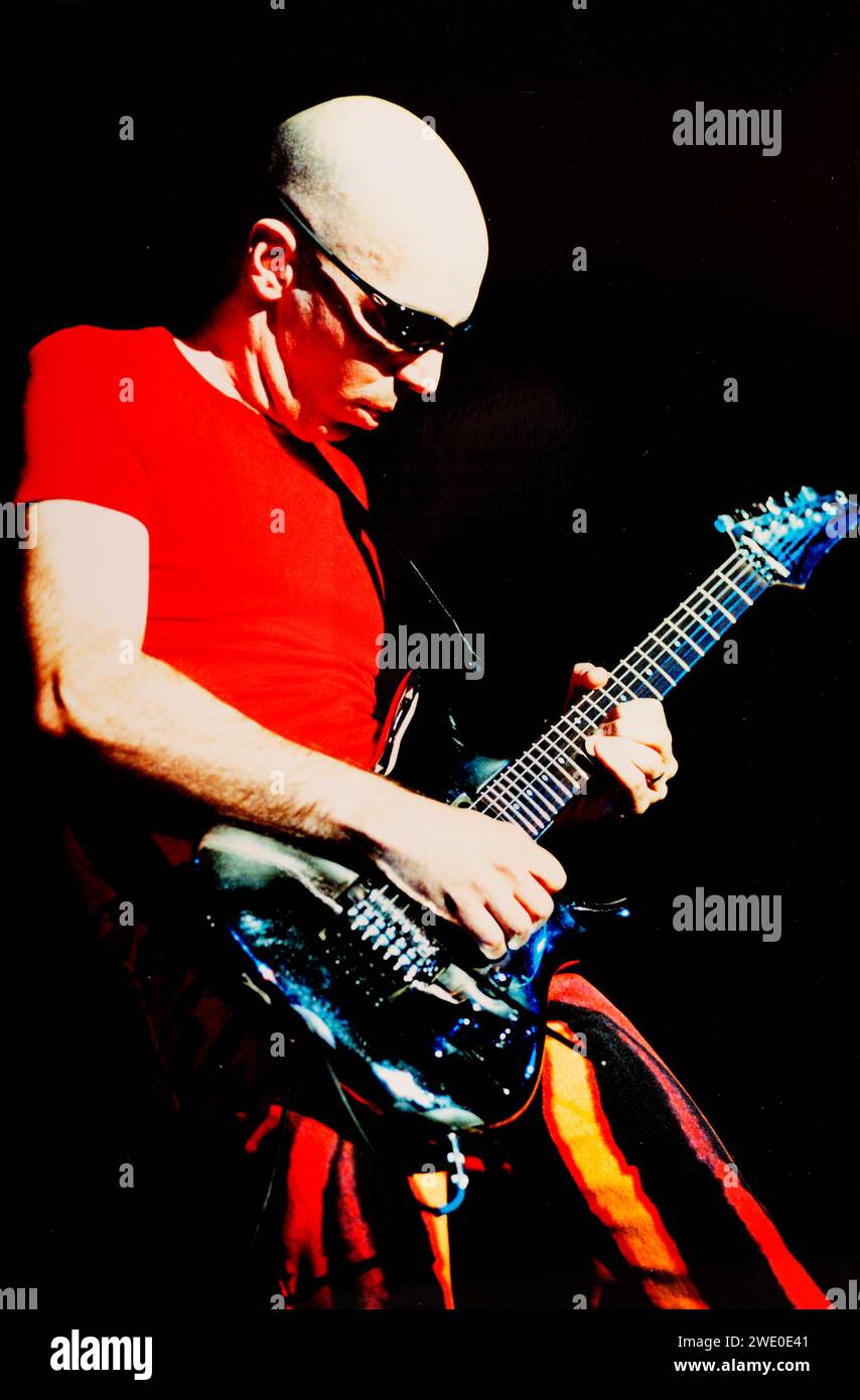 Joe satriani composer hi-res stock photography and images - Alamy