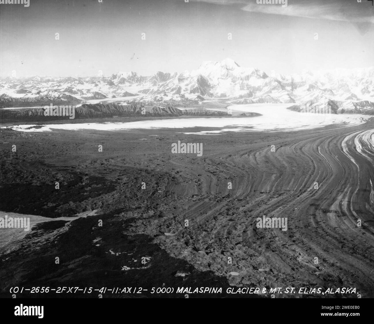 Mt st elias Black and White Stock Photos & Images - Alamy