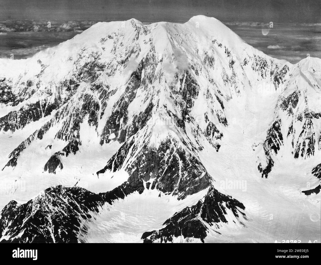 Mt mckinley Black and White Stock Photos & Images - Alamy