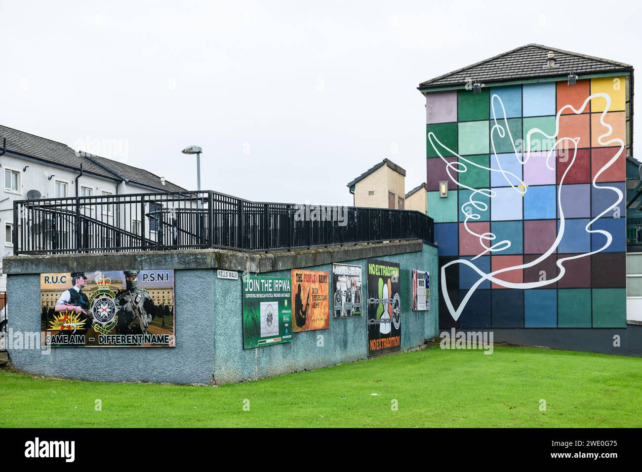 Derry murals in the Catholic Quarter of Bogside, Northern Ireland Stock ...