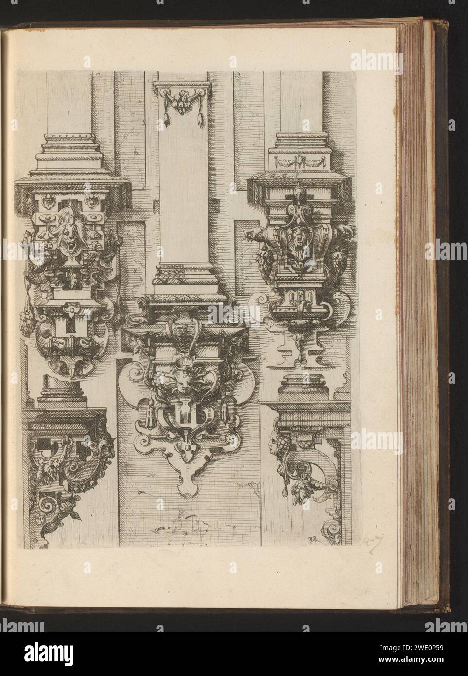 Five composite consoles hi-res stock photography and images - Alamy