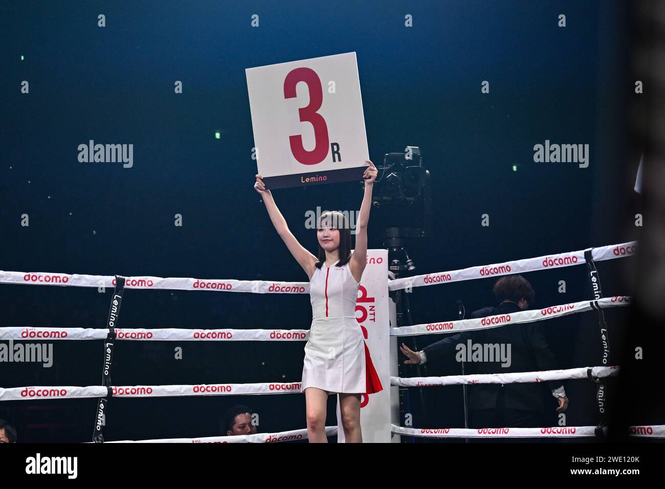 Boxing ring girl round hi-res stock photography and images - Alamy