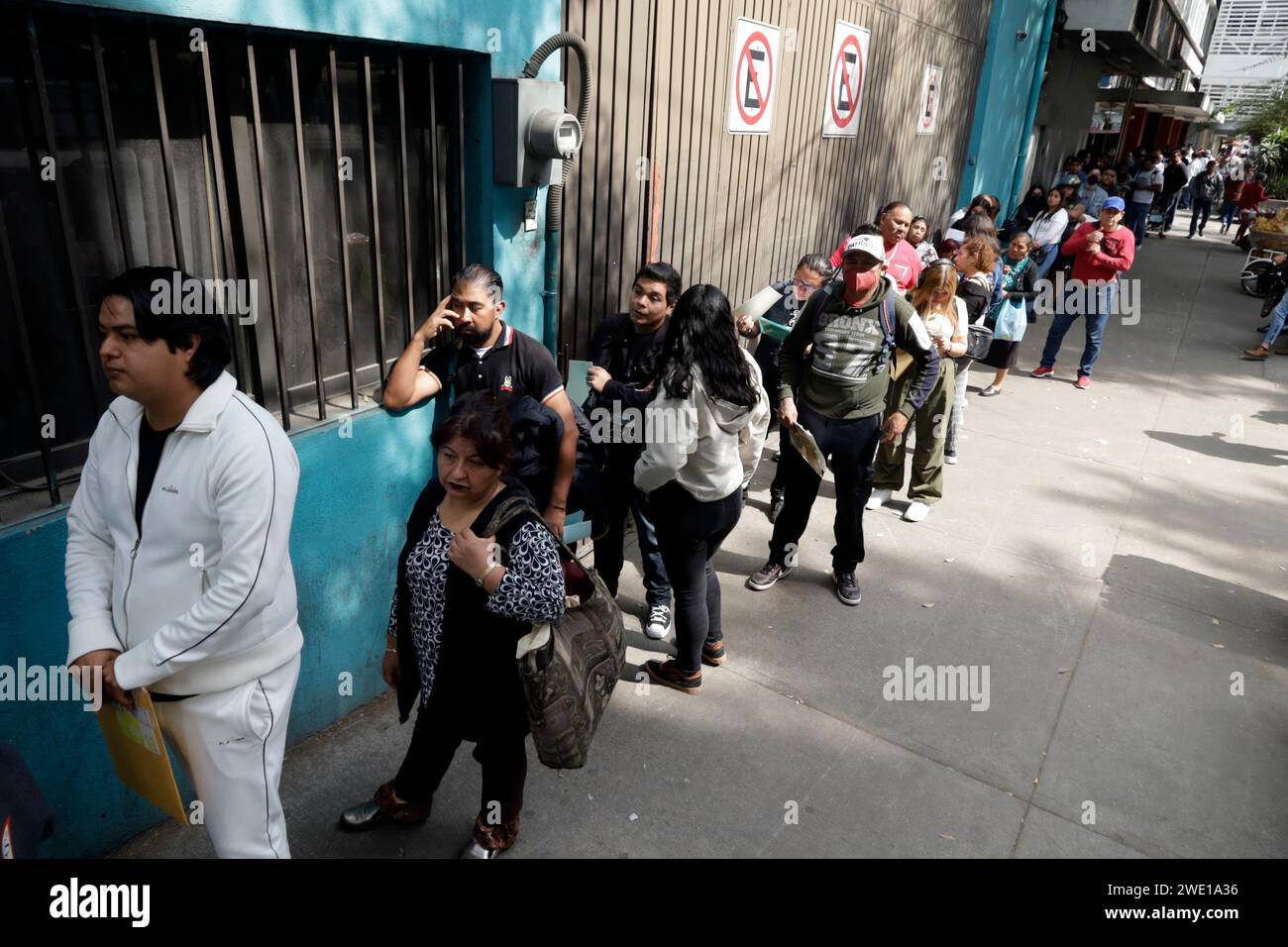 Mexico City, Mexico. 22nd Jan, 2024. Hundreds of citizens go to the ...
