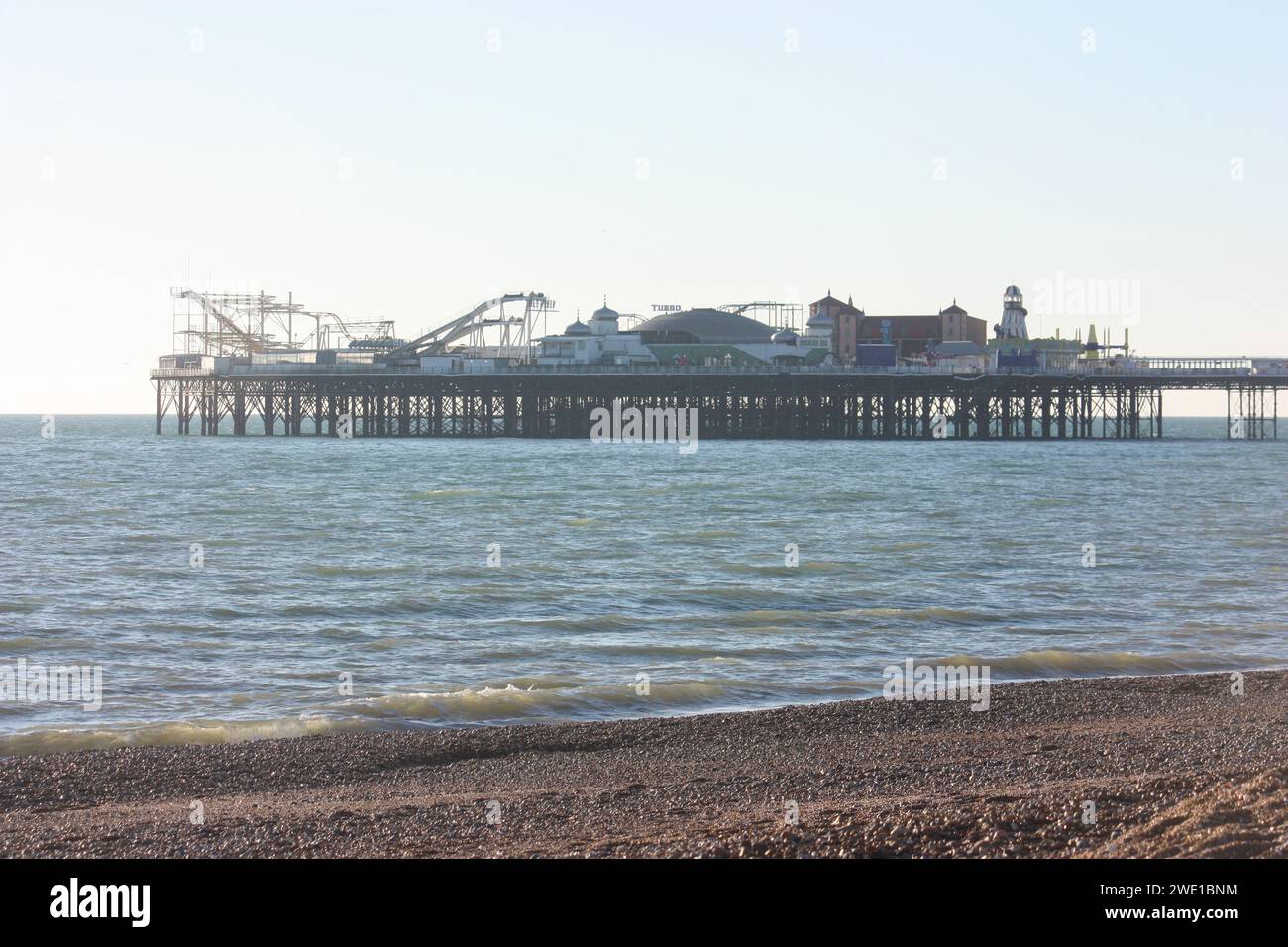 Buildings and landmarks brighton pier hi-res stock photography and ...