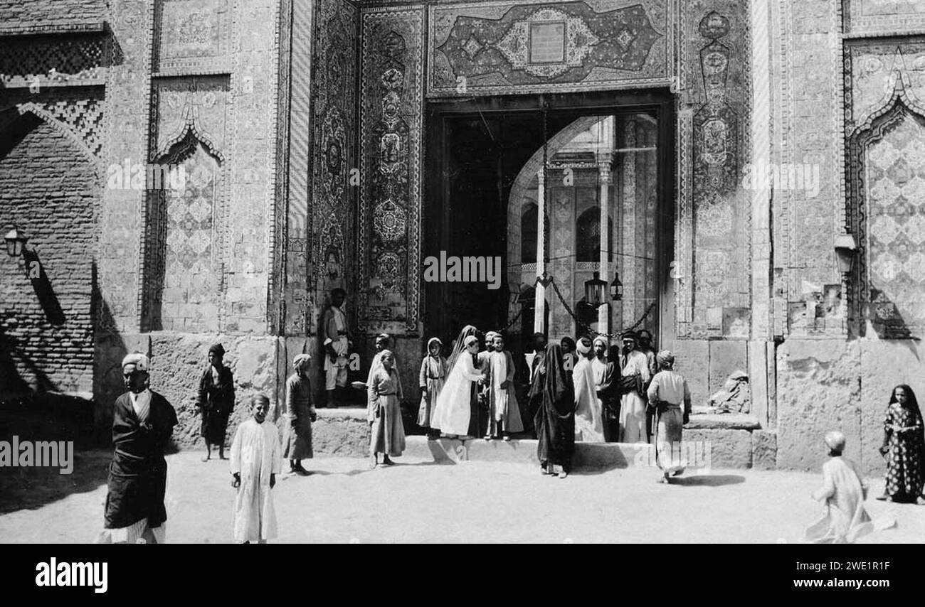 Al-Kadhimiya Mosque in Baghdad, Iraq, 1916 Stock Photo - Alamy