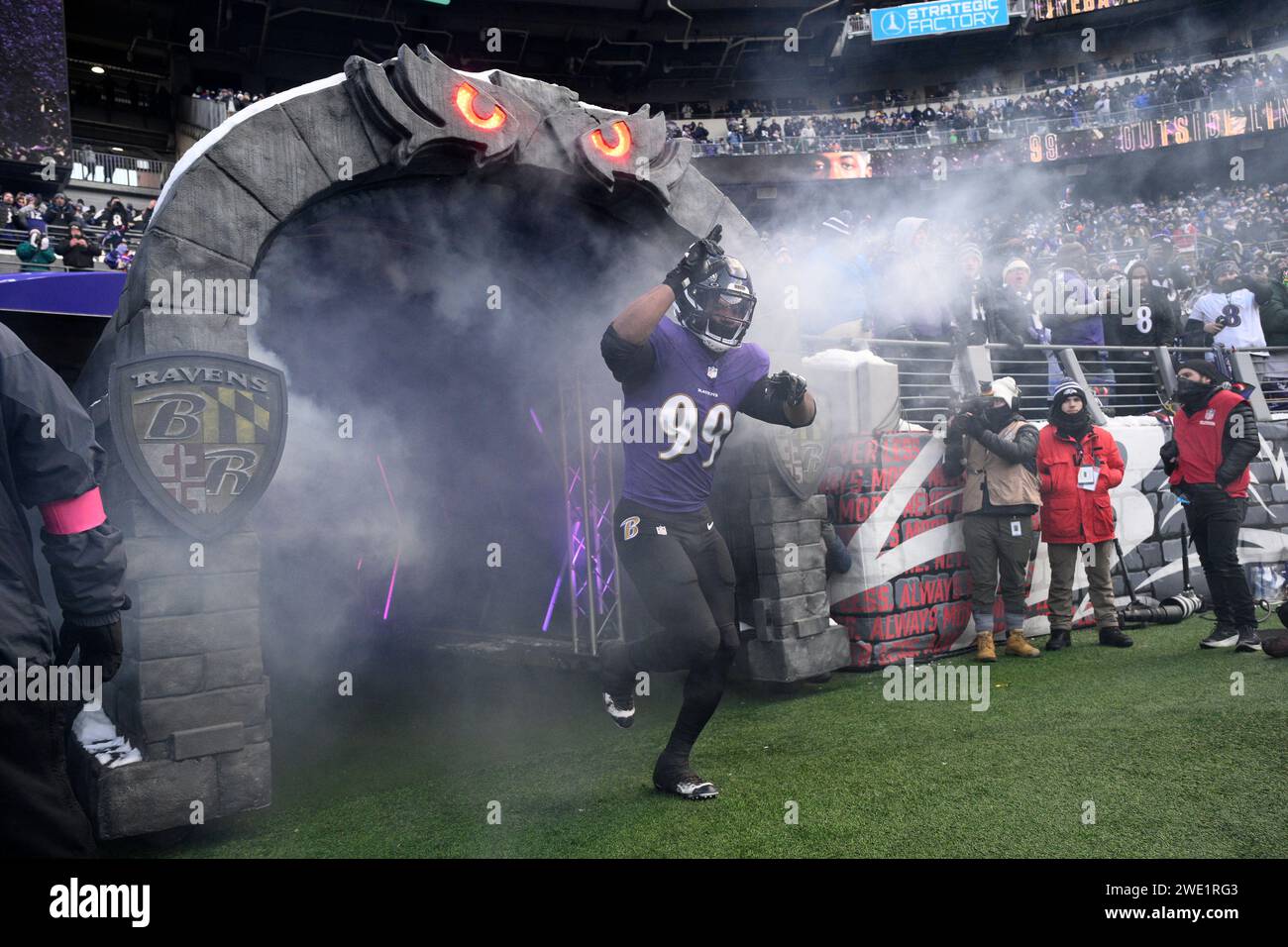 Baltimore Ravens linebacker Odafe Oweh (99) takes to the field before an NFL football AFC ...