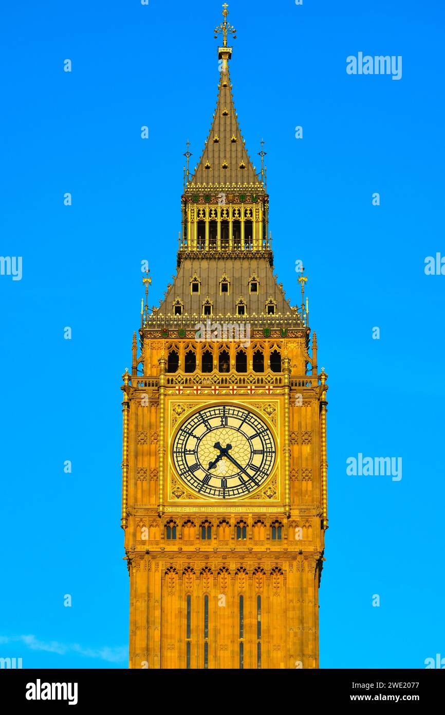 A view of the popular London landmark, the clock tower known as Big Ben ...