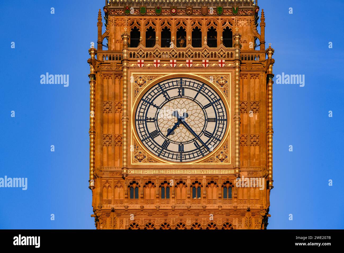 A view of the popular London landmark, the clock tower known as Big Ben ...