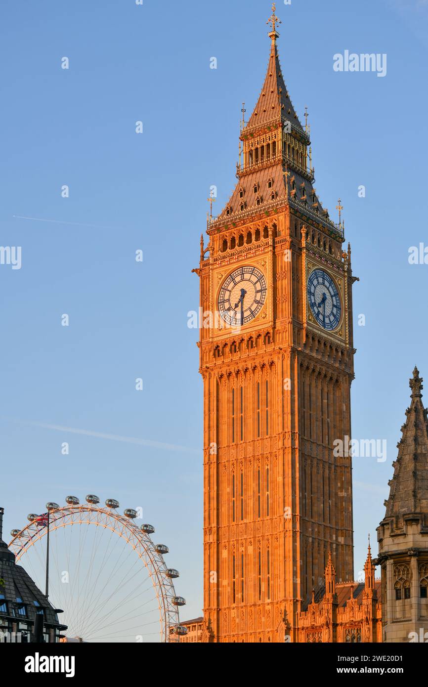 A view of the popular London landmark, the clock tower known as Big Ben ...