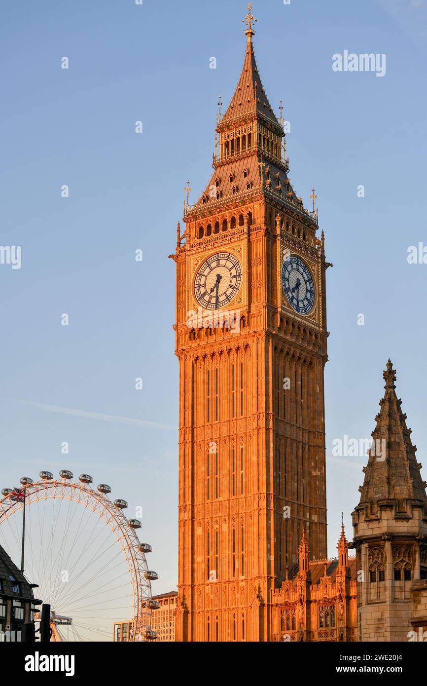 A view of the popular London landmark, the clock tower known as Big Ben ...